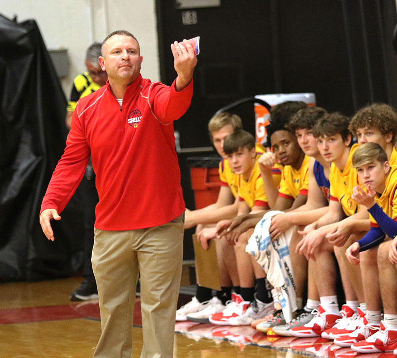 Mark Briggs gets career win No. 300 as Roxana Shells coach