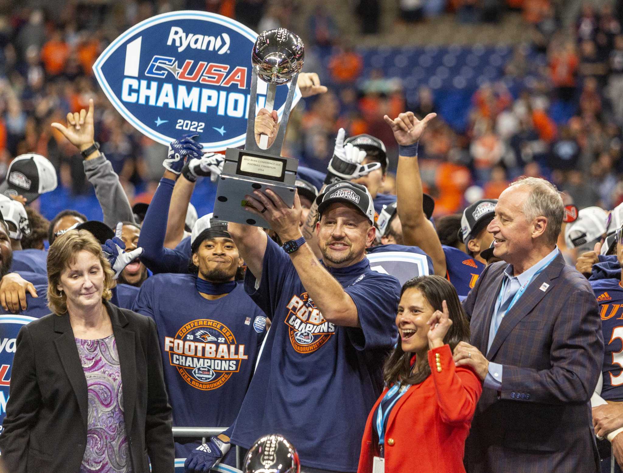 Traylor Talk: UTSA coach guided by faith through each step