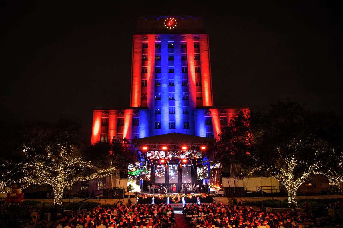 Mayor lights Houston's Christmas tree