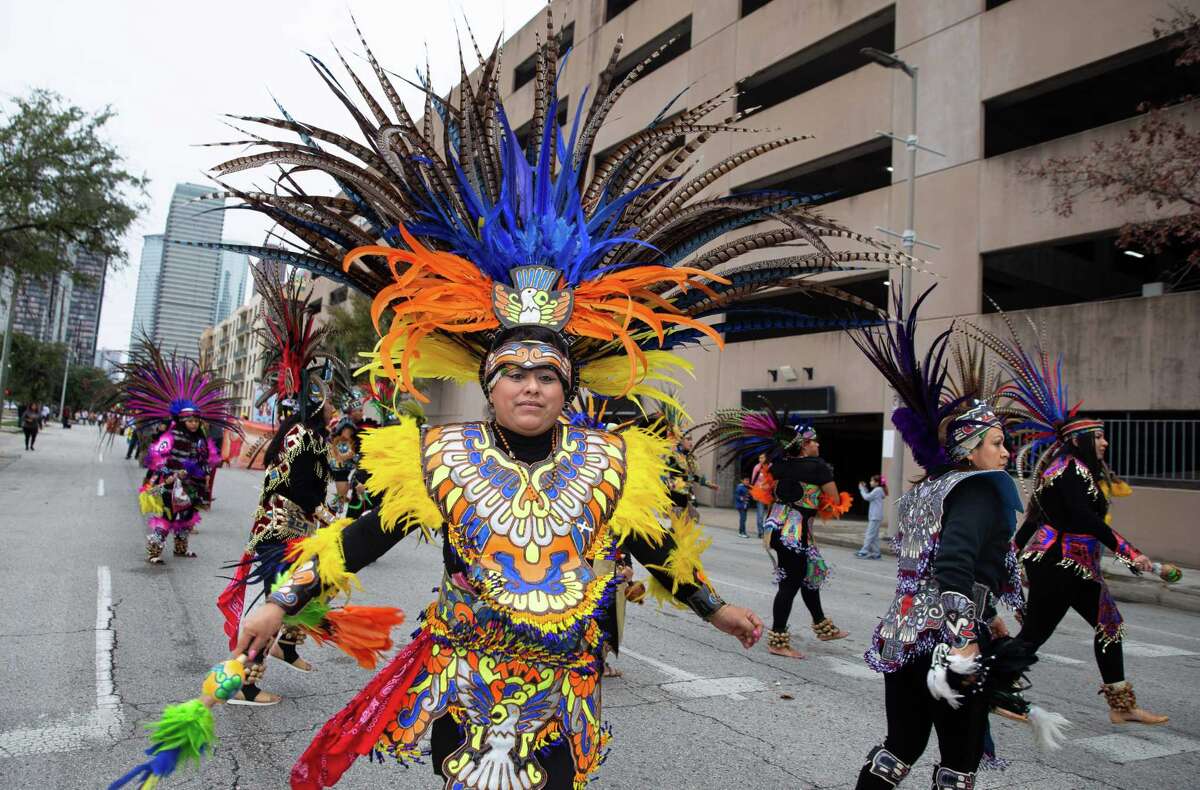 Hundreds dance their way to revived Virgen de Guadalupe Festival