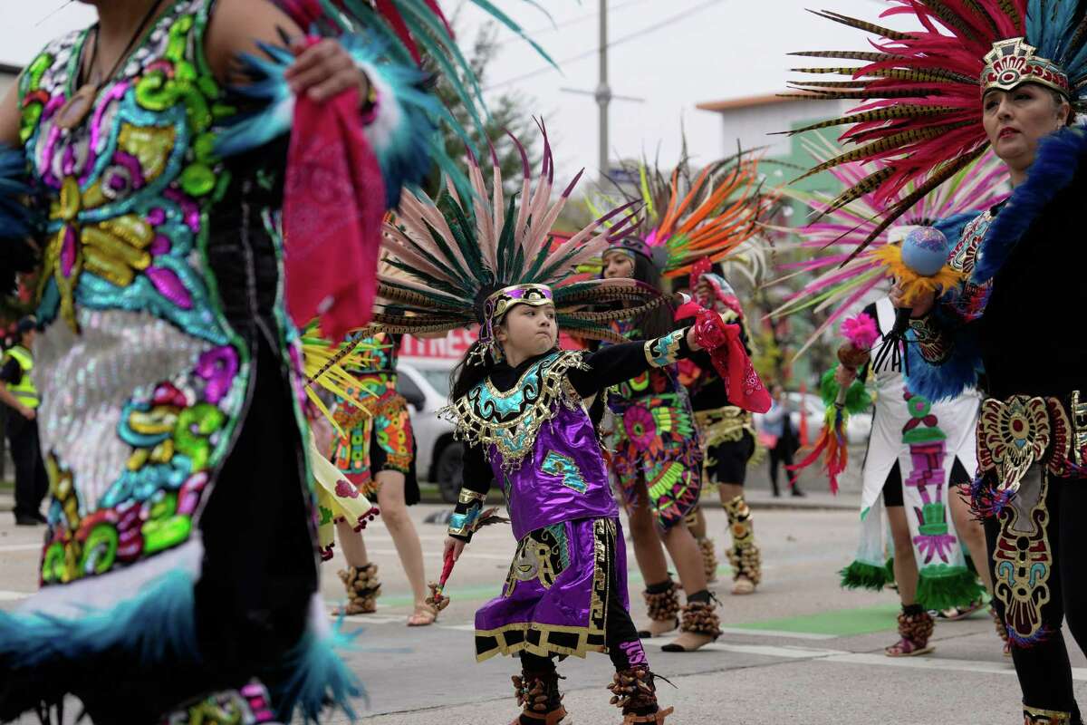 Hundreds dance their way to revived Virgen de Guadalupe Festival