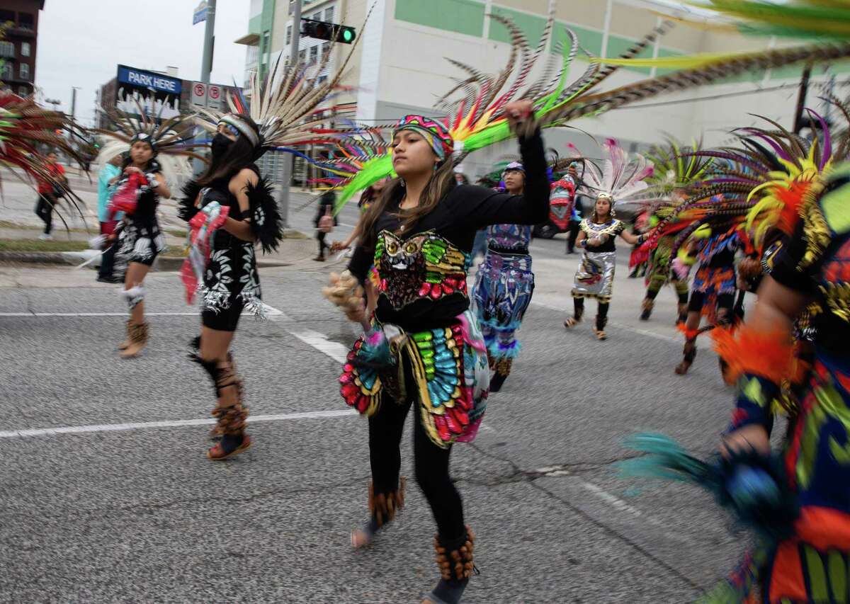 Hundreds dance their way to revived Virgen de Guadalupe Festival