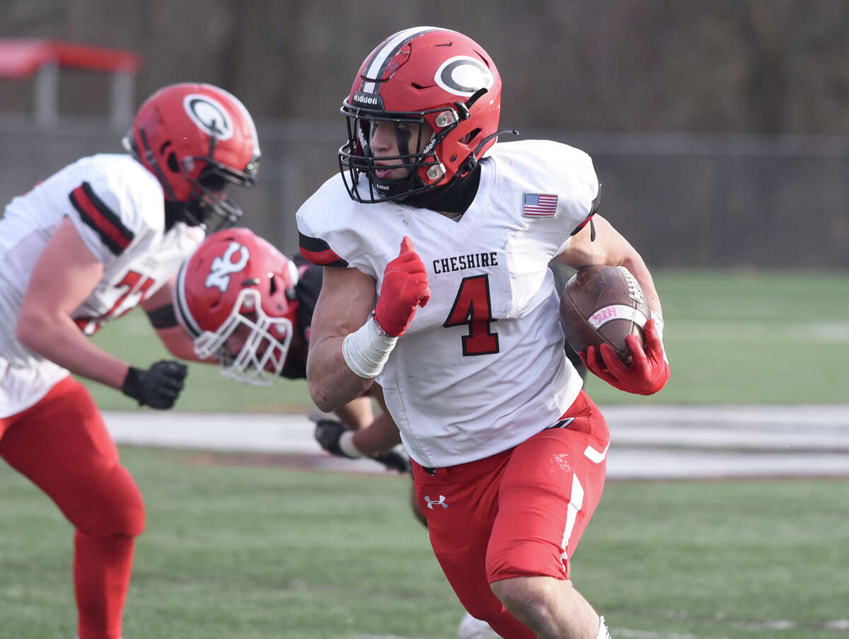New Canaan football defeats Cheshire in CIAC Class L semifinals