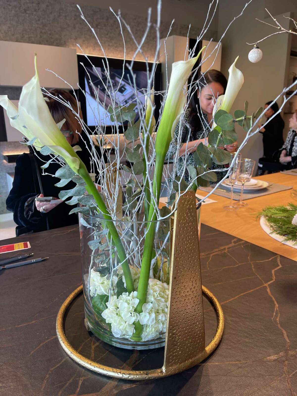 6 decorating tips for next-level holiday tablescapes