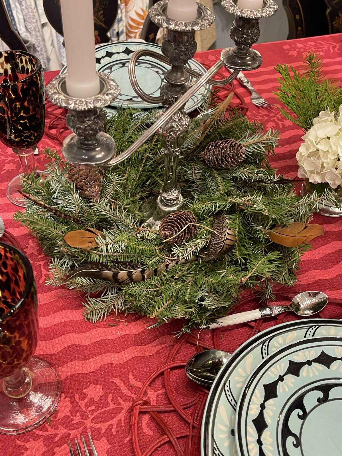 6 decorating tips for next-level holiday tablescapes