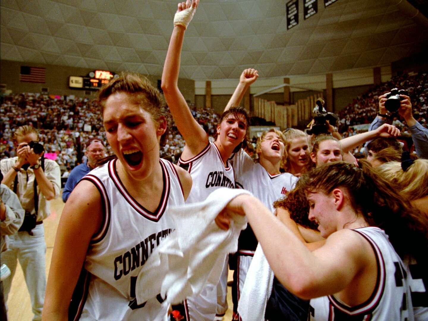 Looking back at UConn women's basketball first NCAA title in 1995