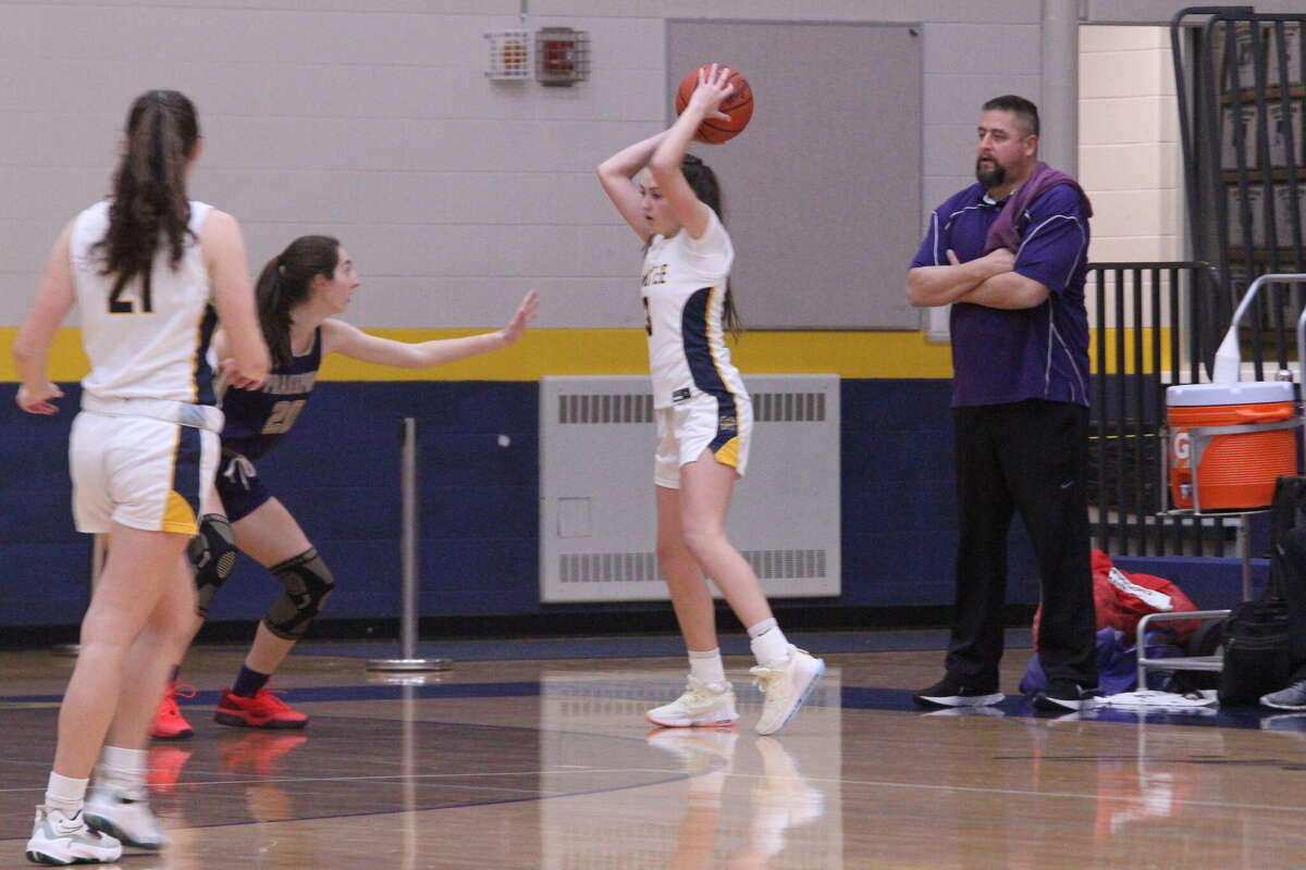 Manistee girls basketball loses to Frankfort