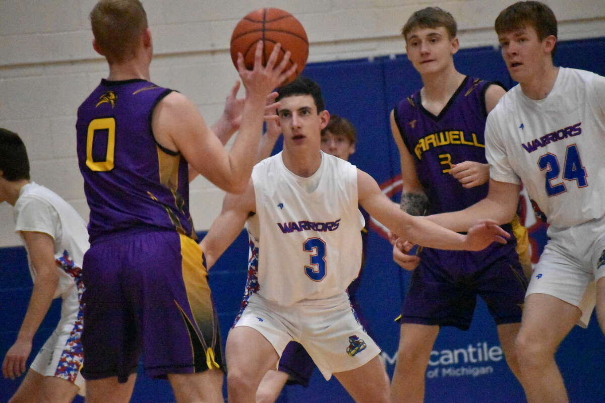 Chippewa Hills boys basketball opens season with dominant victory