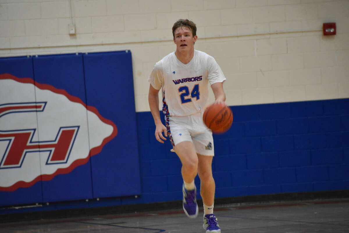 Chippewa Hills boys basketball opens season with dominant victory