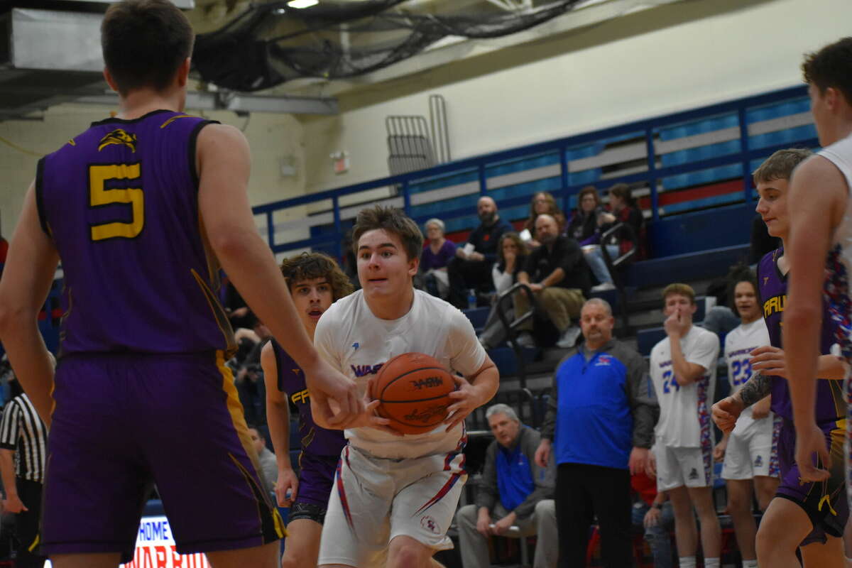 Chippewa Hills boys basketball opens season with dominant victory