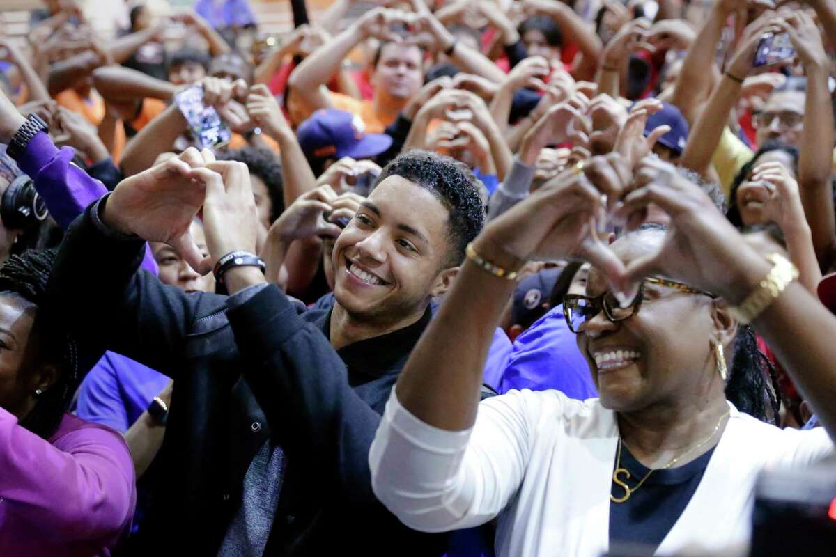 Jeremy Peña helps kids access sports in wake of MVP win