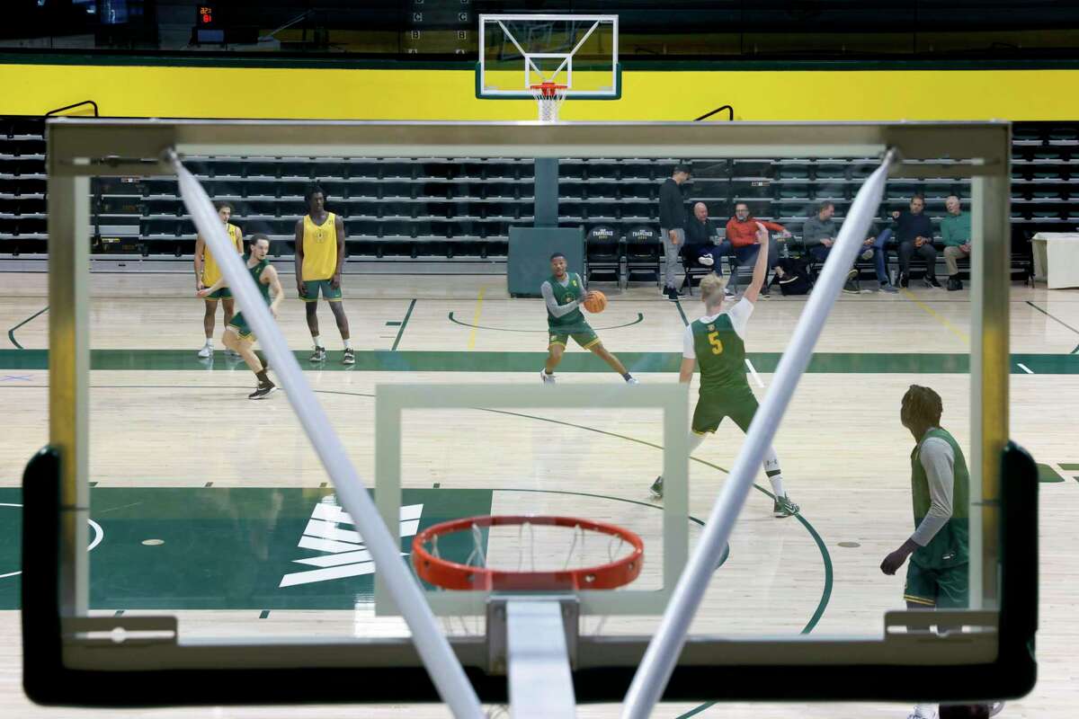 Away from USF hoops stardom, Khalil Shabazz raps as Lil Bazzy