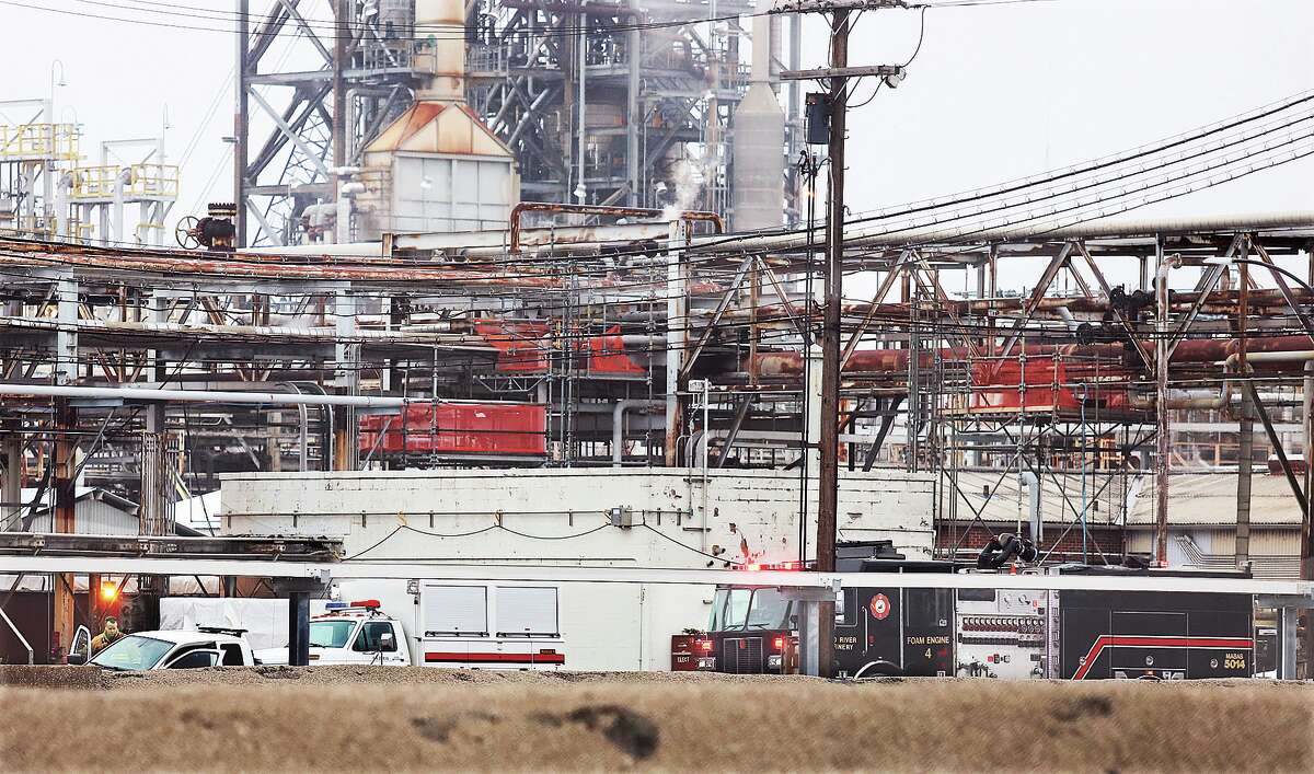 One killed, one hurt in crane accident