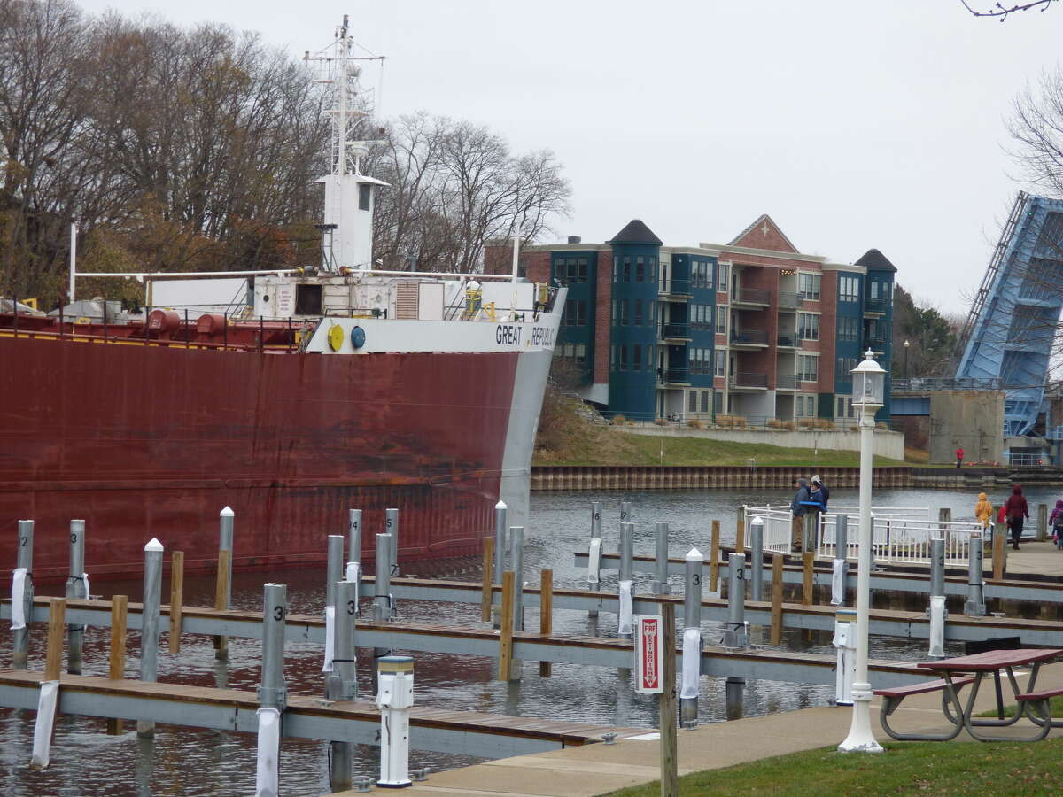 Two Great Lakes vessels visit Manistee harbor