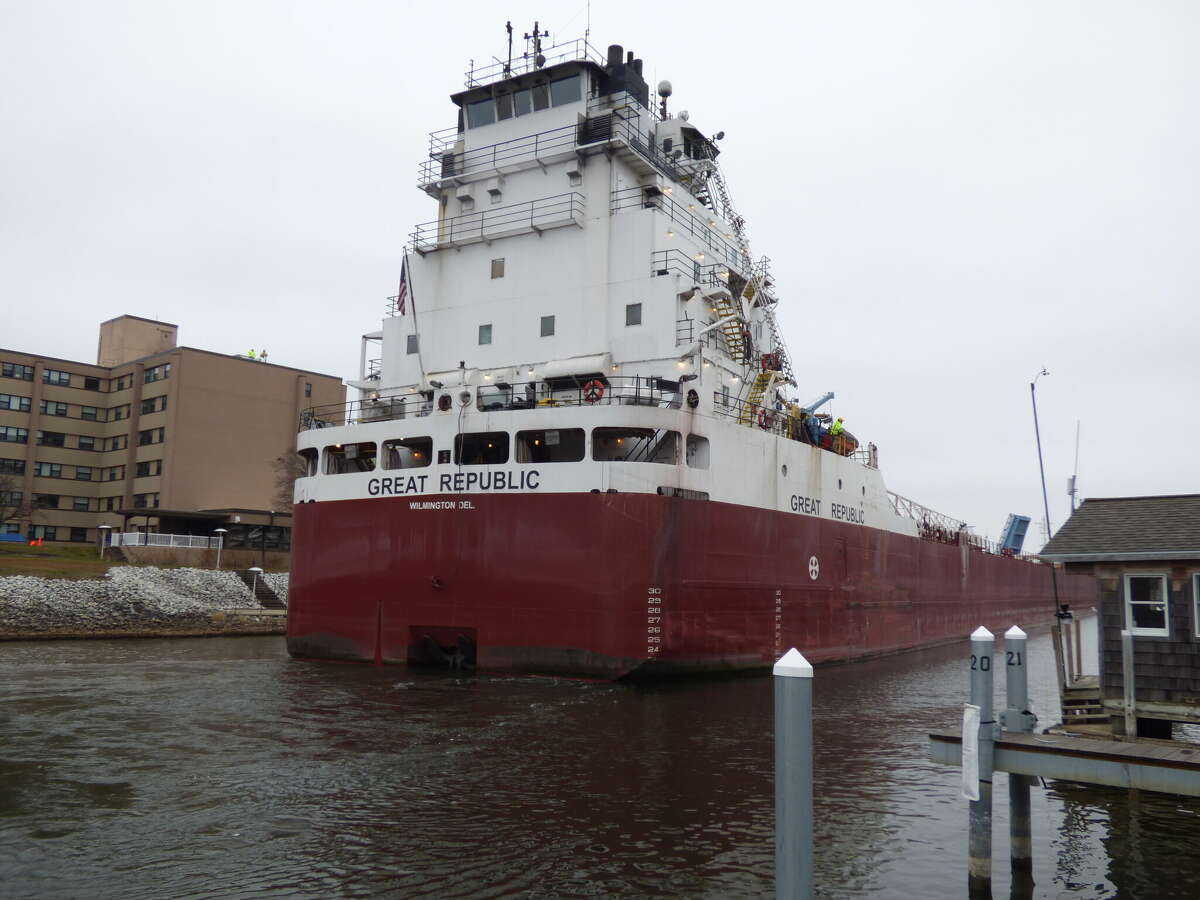 Two Great Lakes vessels visit Manistee harbor