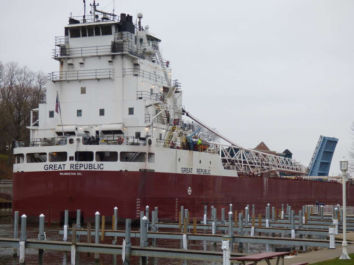 Two Great Lakes vessels visit Manistee harbor