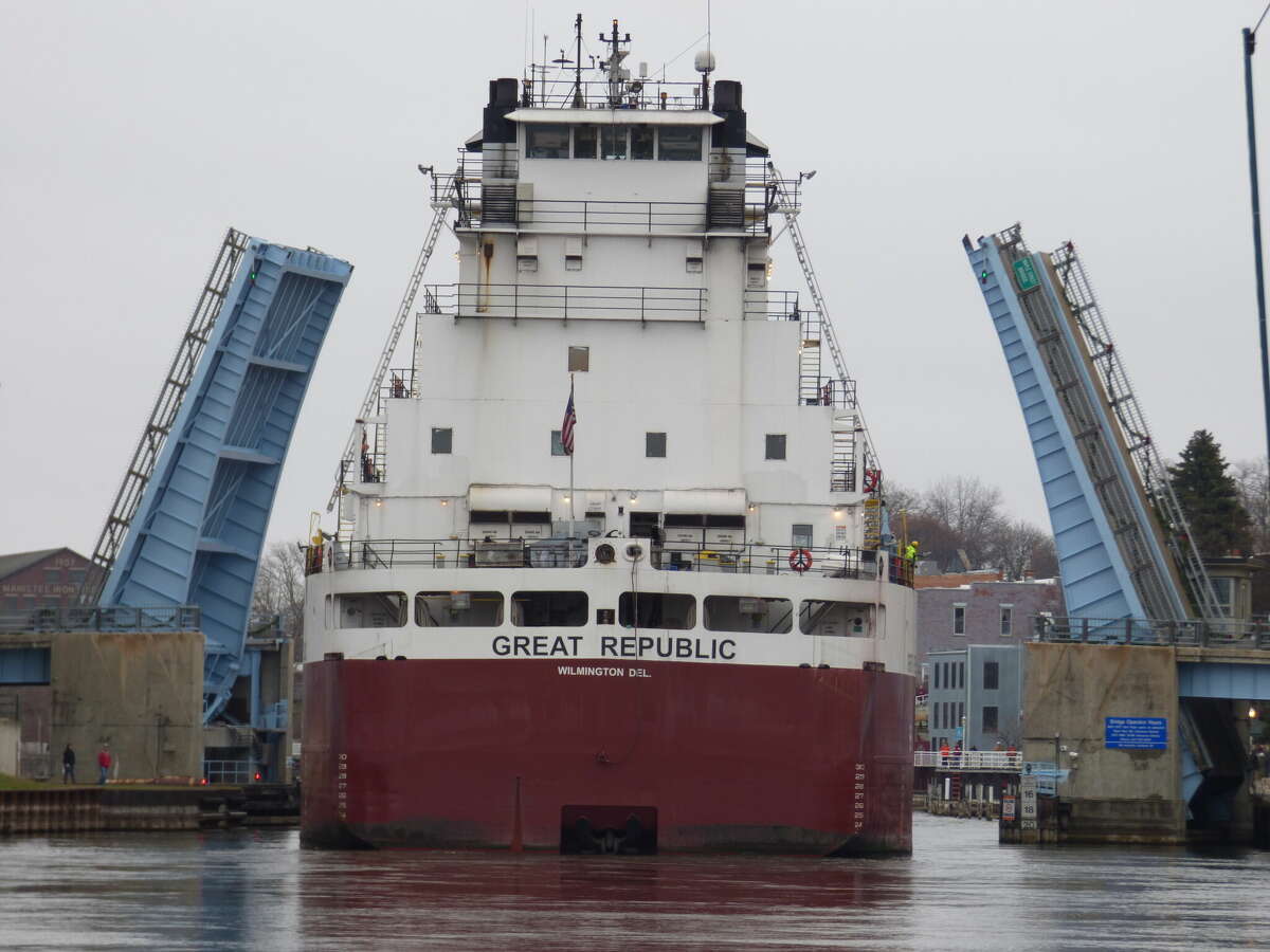 Two Great Lakes vessels visit Manistee harbor