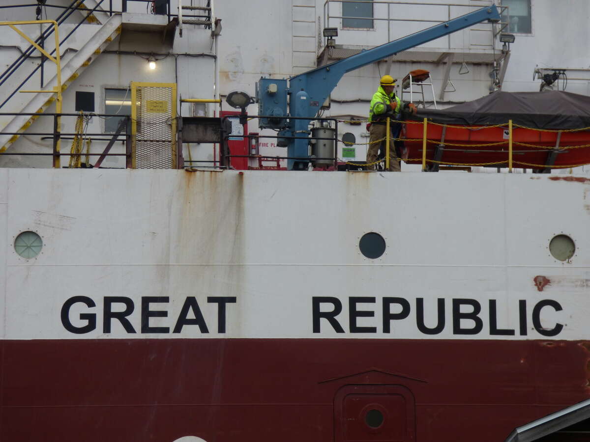 Two Great Lakes vessels visit Manistee harbor