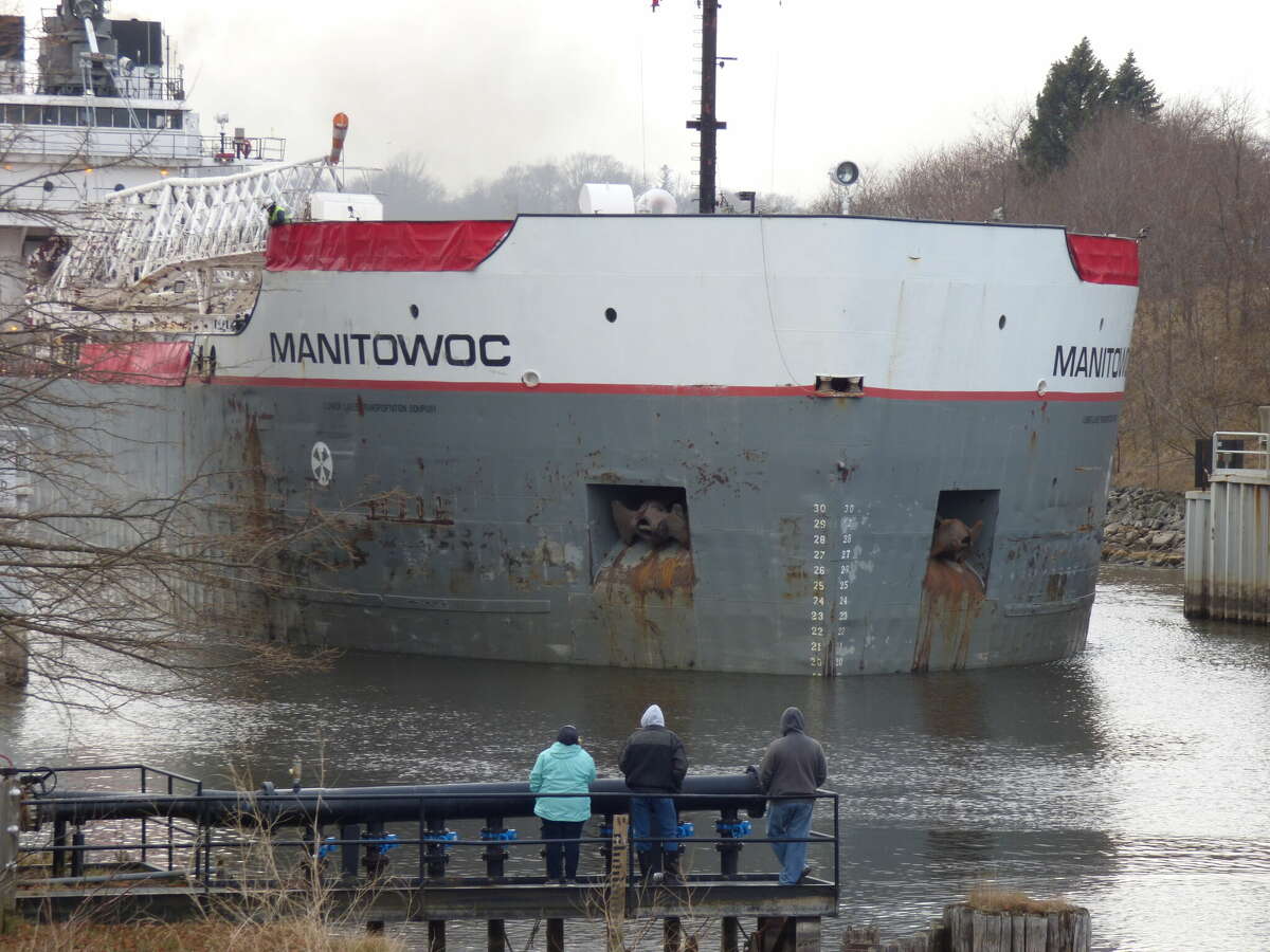 Two Great Lakes vessels visit Manistee harbor