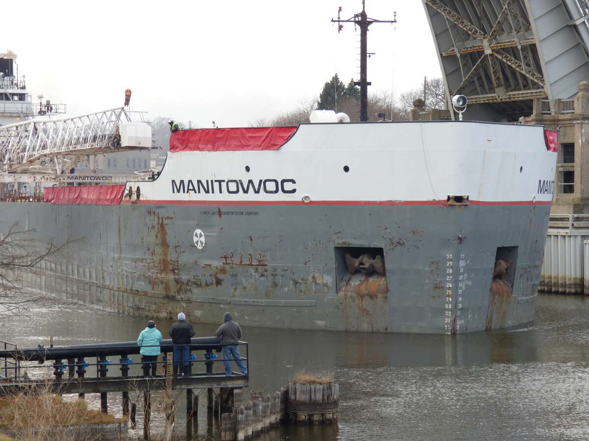 Two Great Lakes vessels visit Manistee harbor