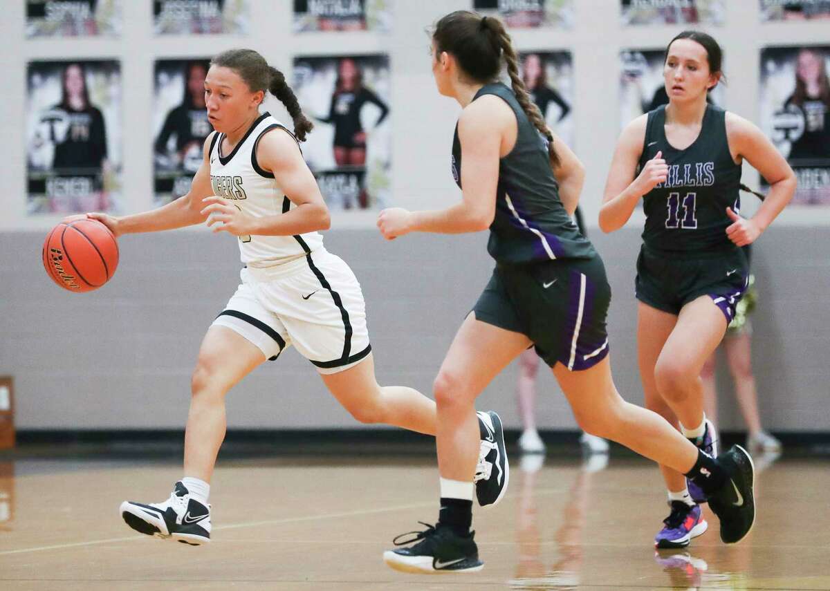 Conroe uses depth for 13-6A win over Willis