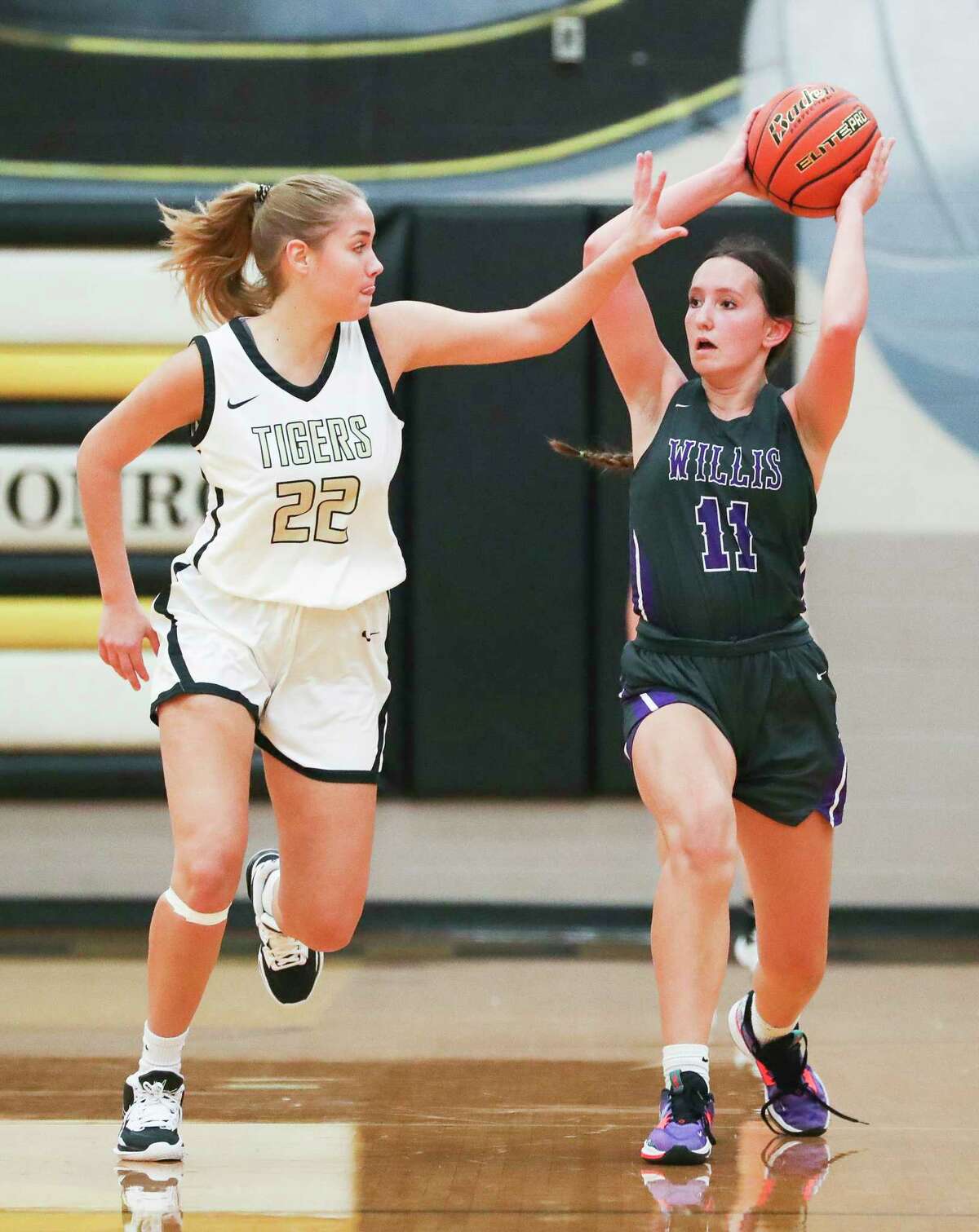 Conroe uses depth for 13-6A win over Willis