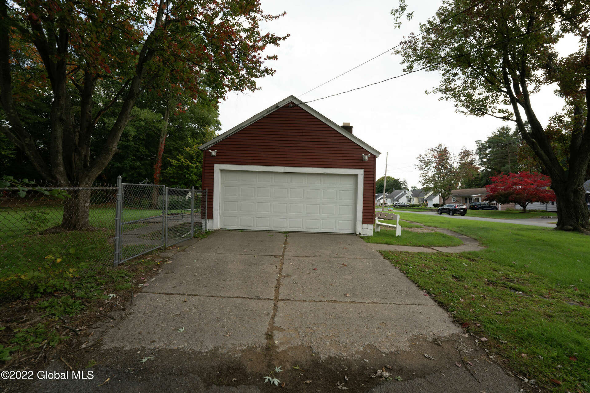 Rotterdam ranch, less than $250,000, has updated kitchen, two-car garage