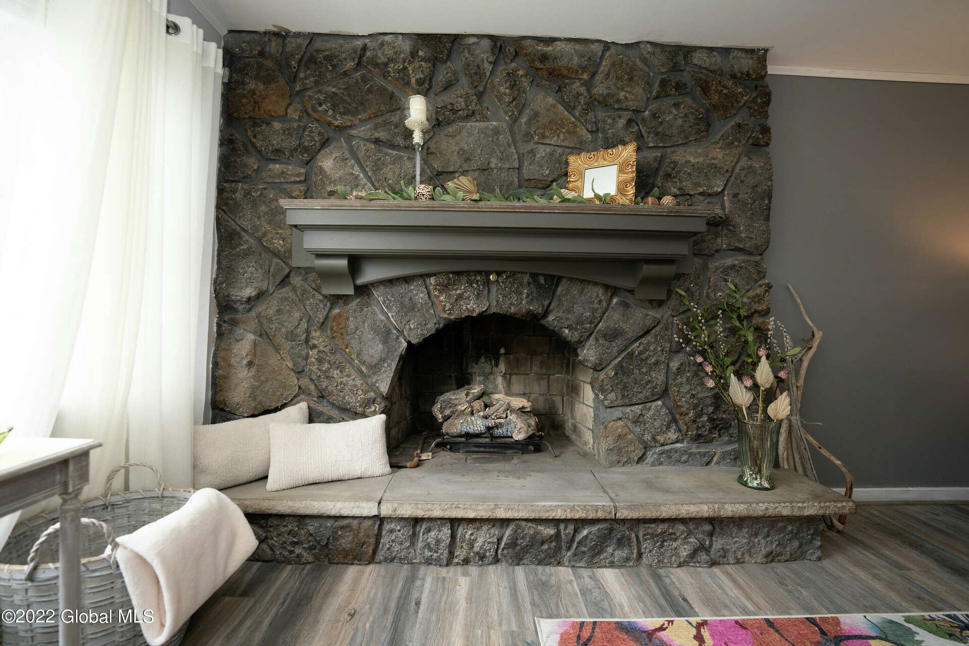 Rotterdam ranch, less than $250,000, has updated kitchen, two-car garage