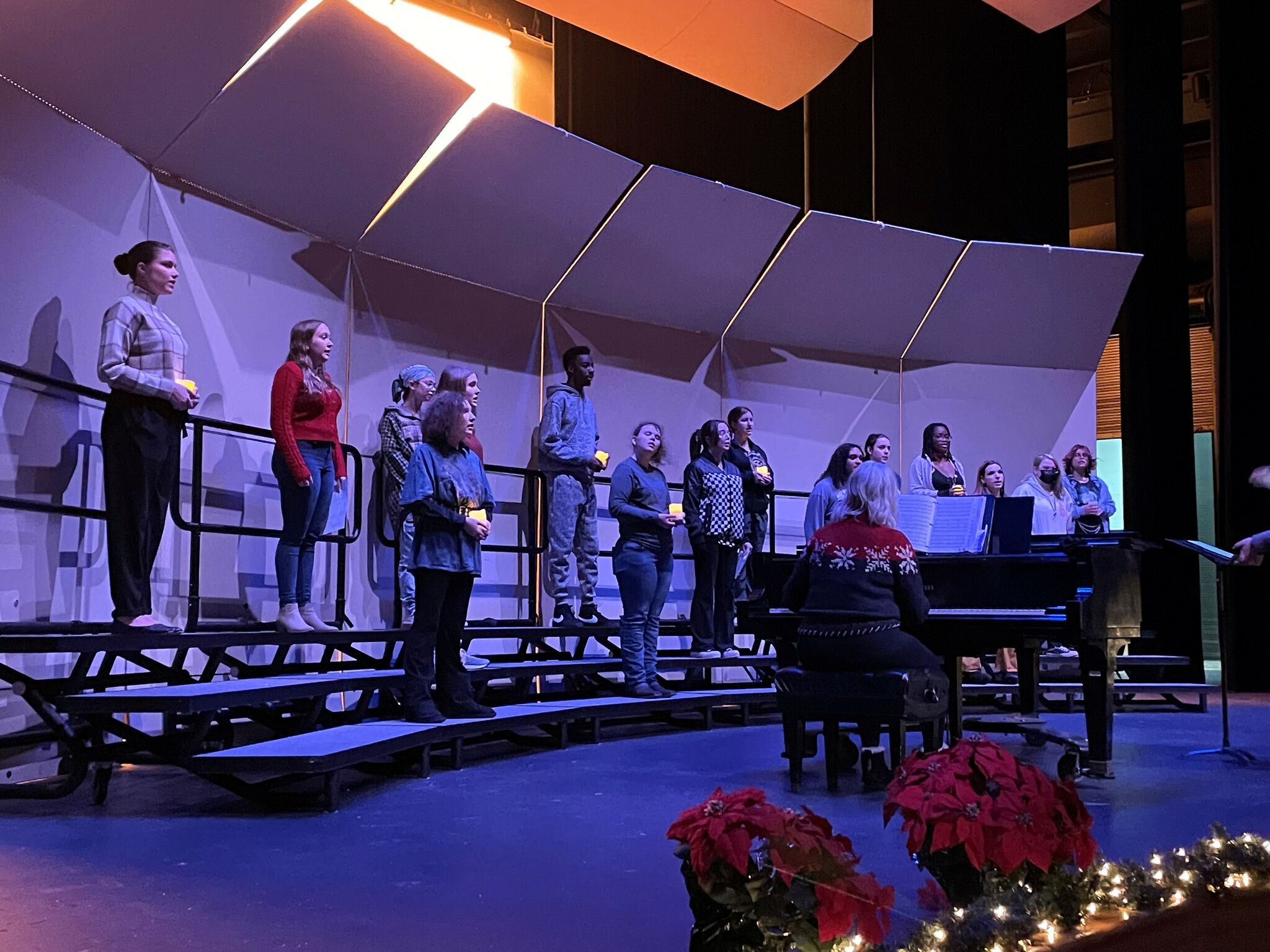 Central Michigan high school holds classical holiday concert