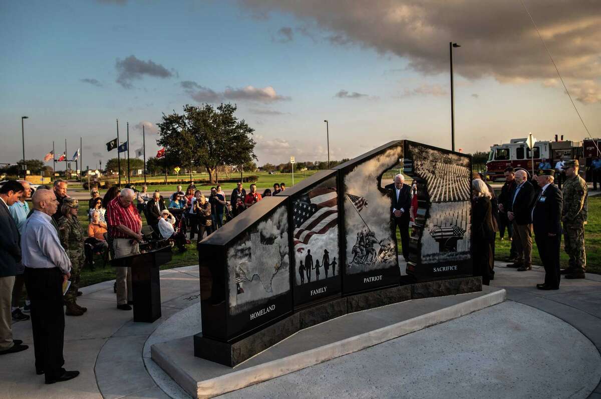 Sugar Land monument honoring Gold Star Families unveiled on Pearl ...