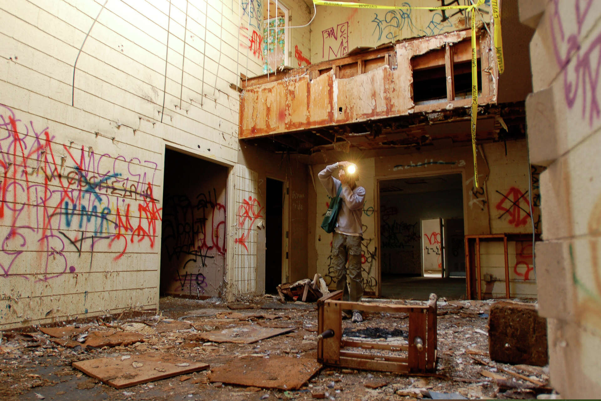I explored the Salton Sea's abandoned "glamour capital"