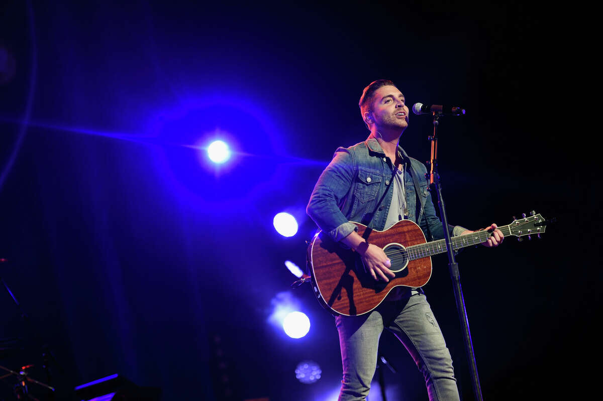 CT’s 'American Idol' Nick Fradiani plays Neil Diamond on Broadway