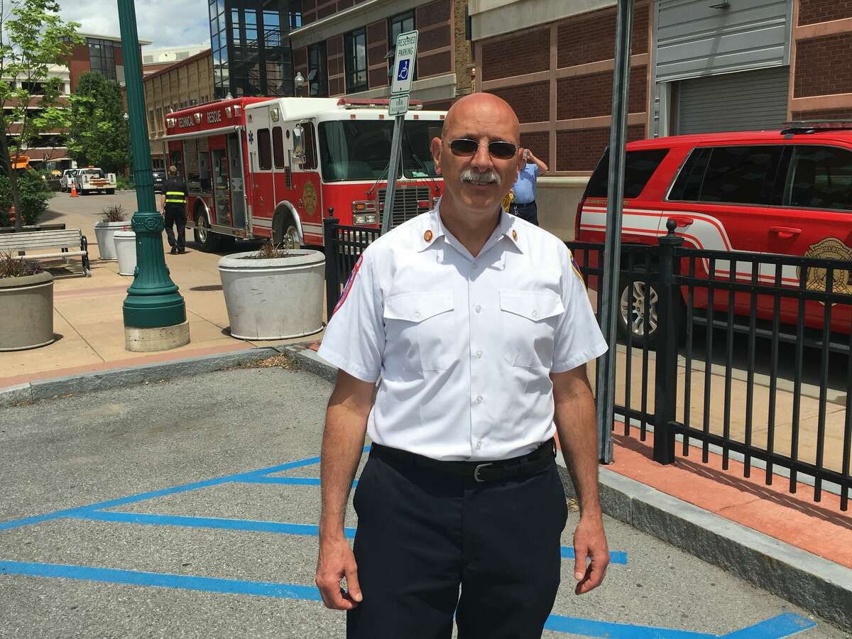 Chief: Risky fire rescue of possible armed suspect from burning home ...