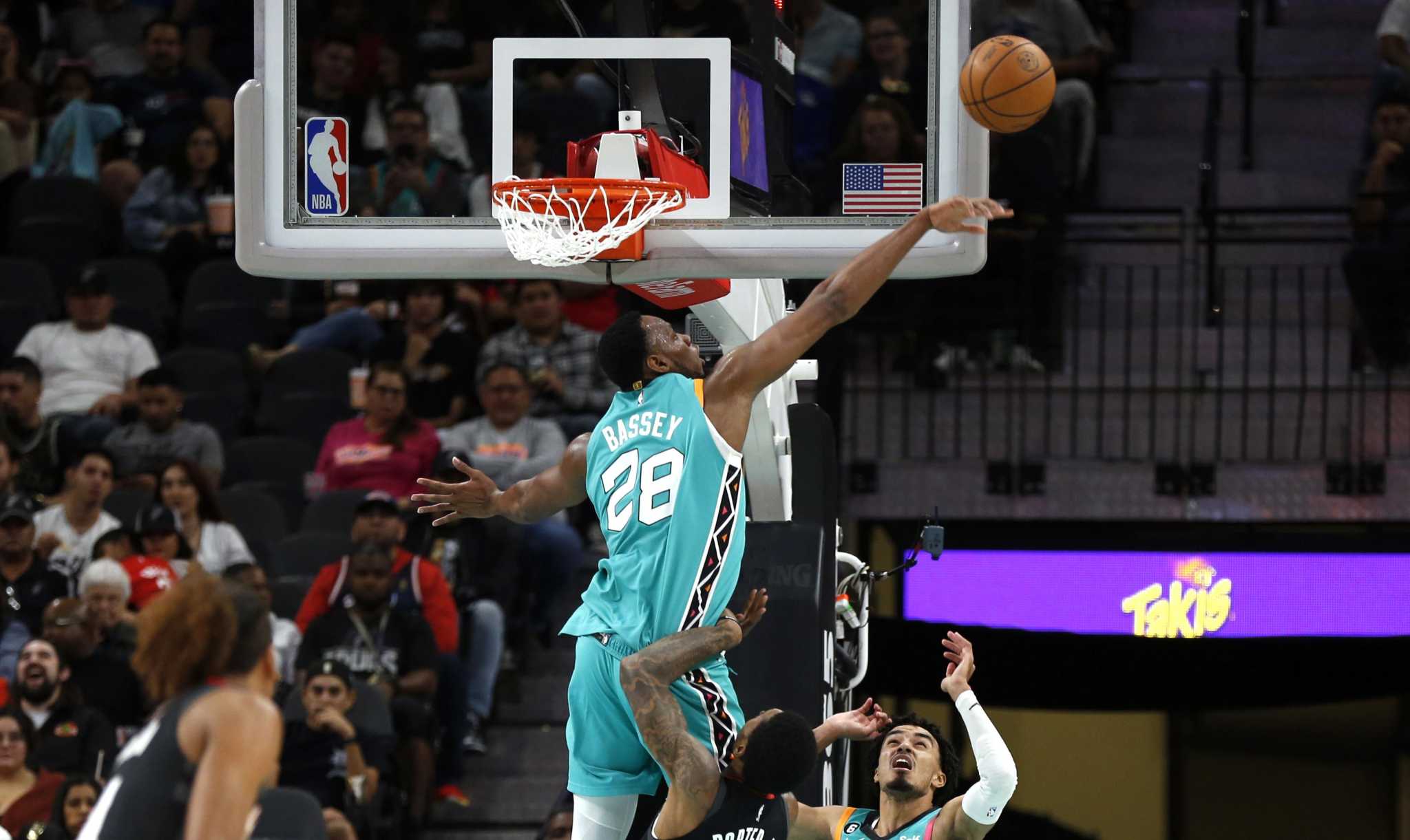 Charles Bassey’s rim protection key in Spurs’ win over Rockets