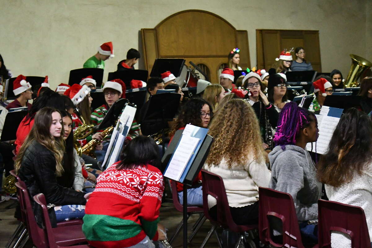 AHS band performs Christmas Concert for city of Abernathy