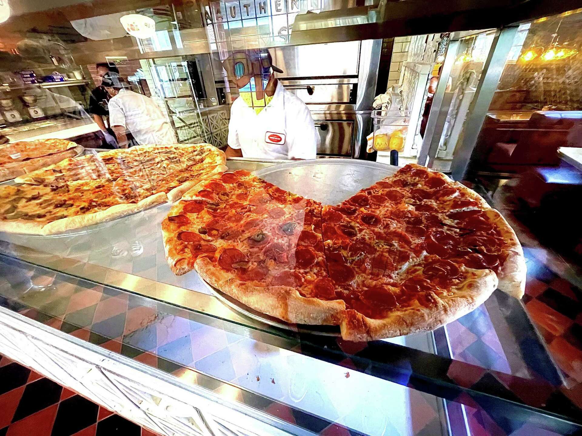 Home Slice Pizza opens today in Midtown Houston