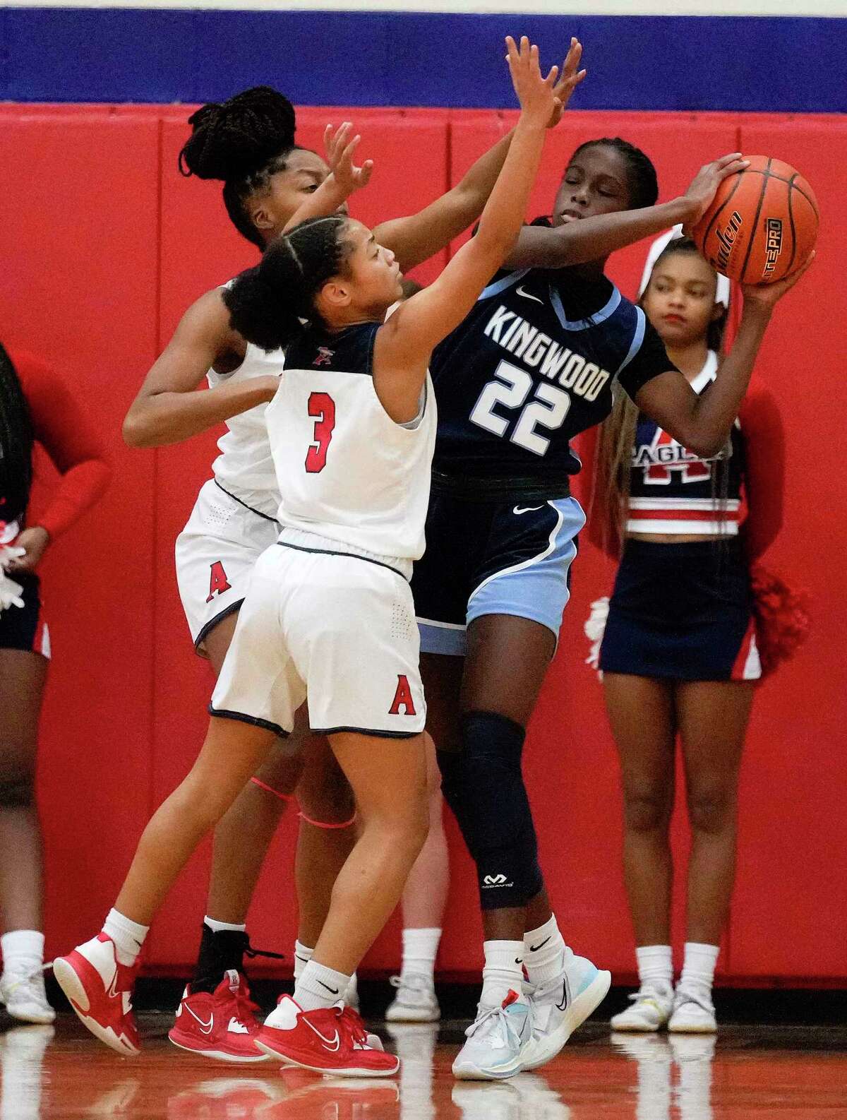 Kingwood Mustangs rout Atascocita Eagles in district opener