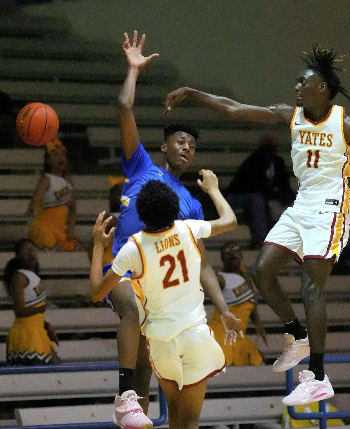 Washington Eagles bounce back by rolling past Yates Lions