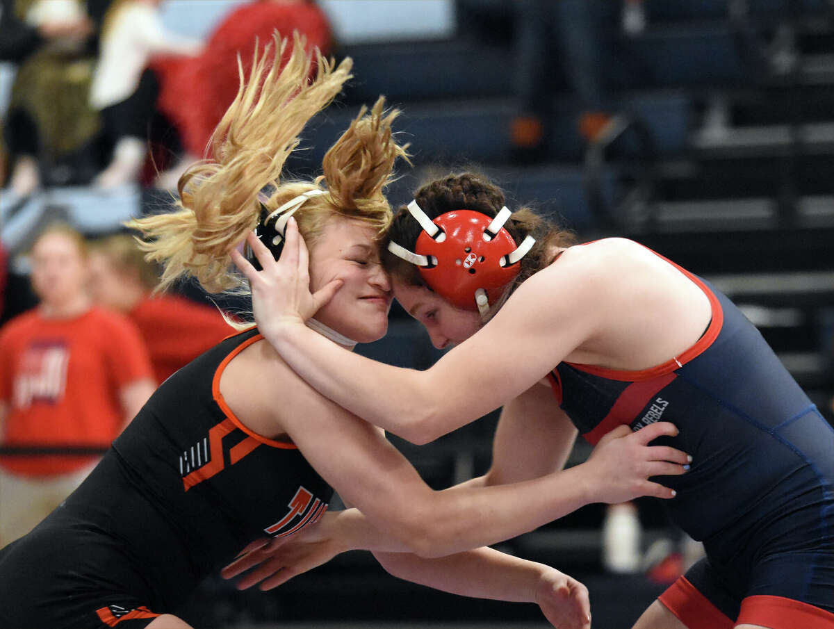 Edwardsville's Mackenize Pratt 'more confident' as a sophomore