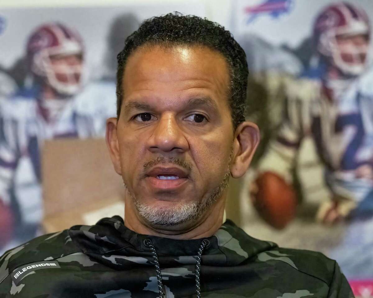 Buffalo Bills greats Jim Kelly, Andre Reed visit Colonie