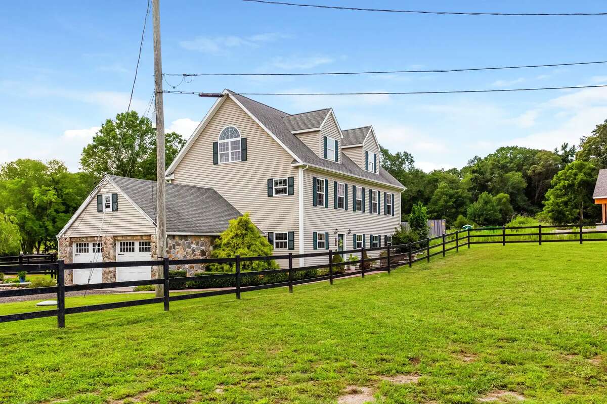 $1.8M farm in Clinton has three rings for horse competitions