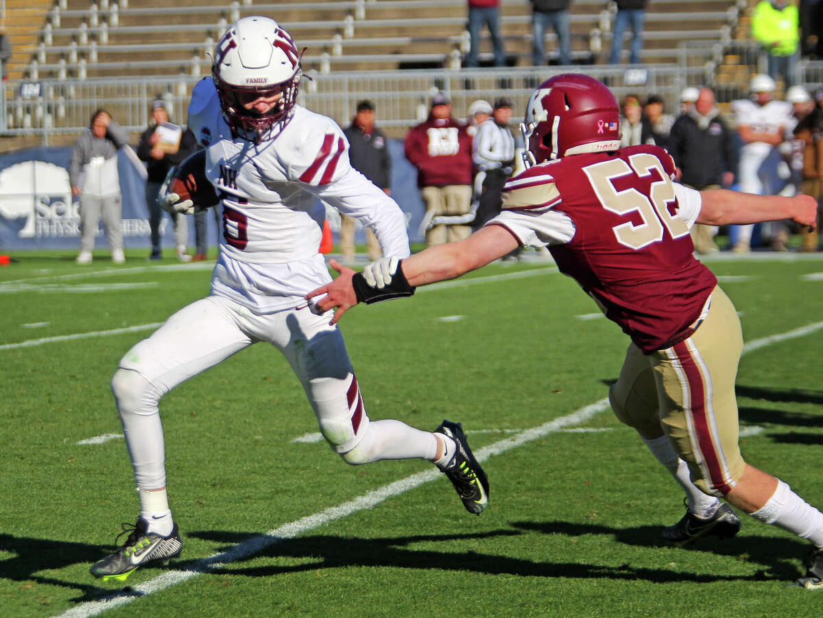 North Haven beats Killingly in Class MM CT high school football final
