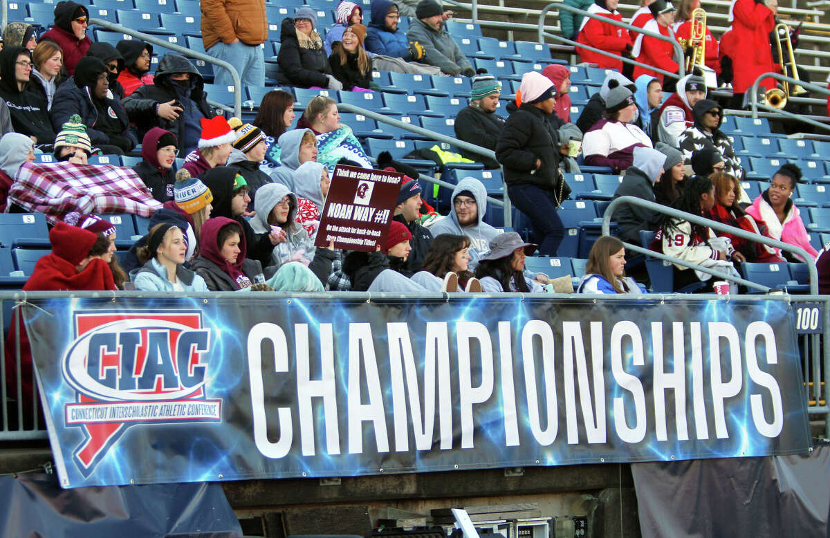 North Haven beats Killingly in Class MM CT high school football final