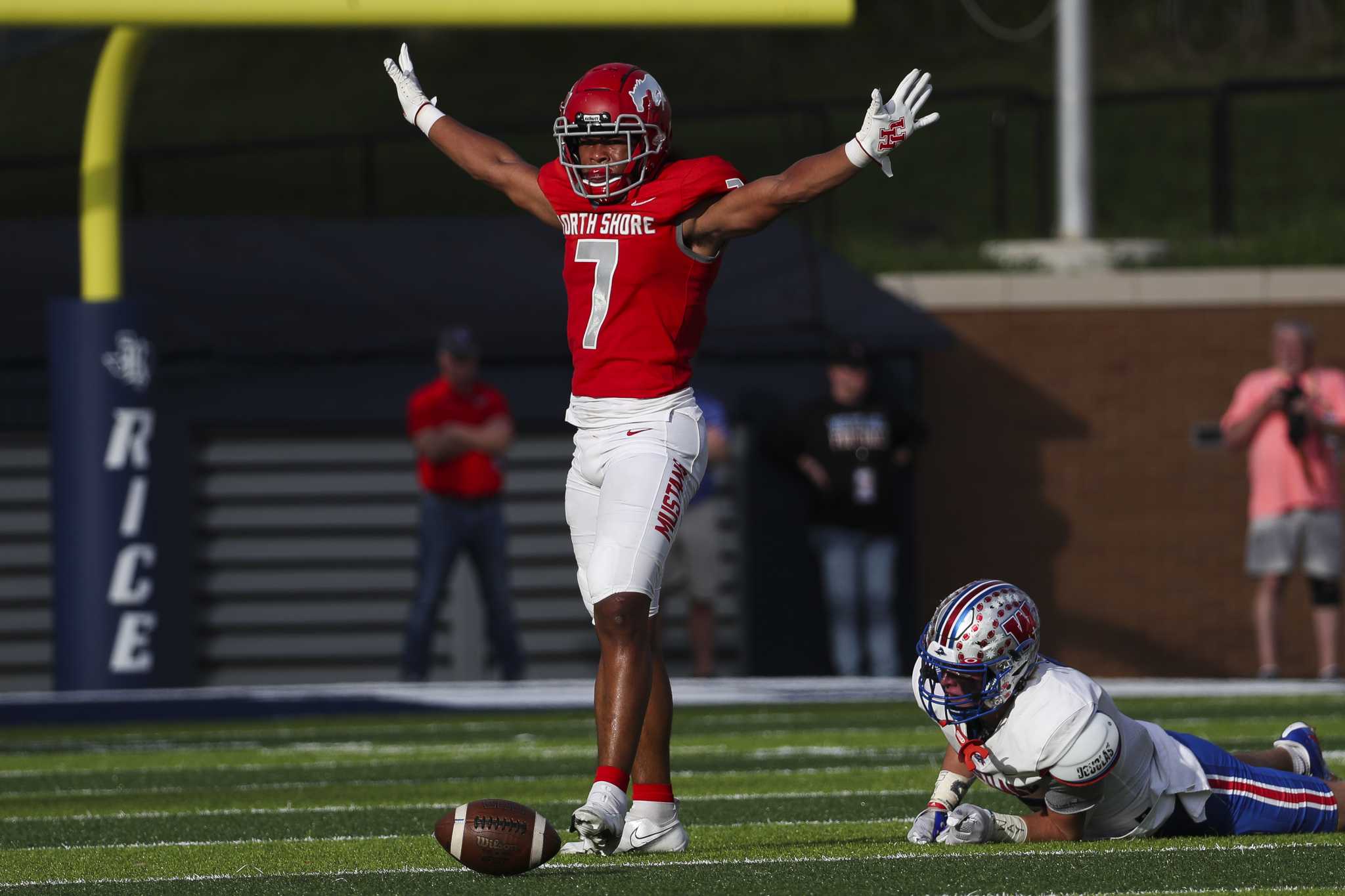 Football: North Shore safety Jayven Anderson commits to North Texas