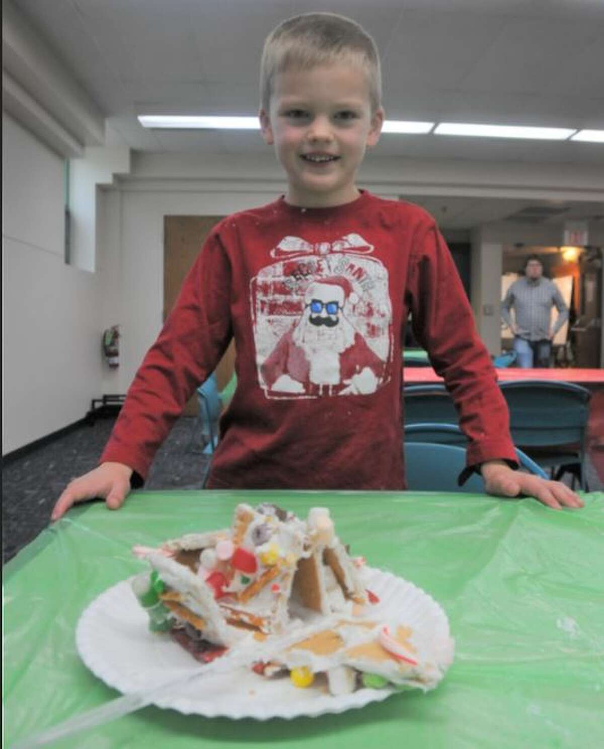 Edwardsville library lets young builders construct their dream holiday ...