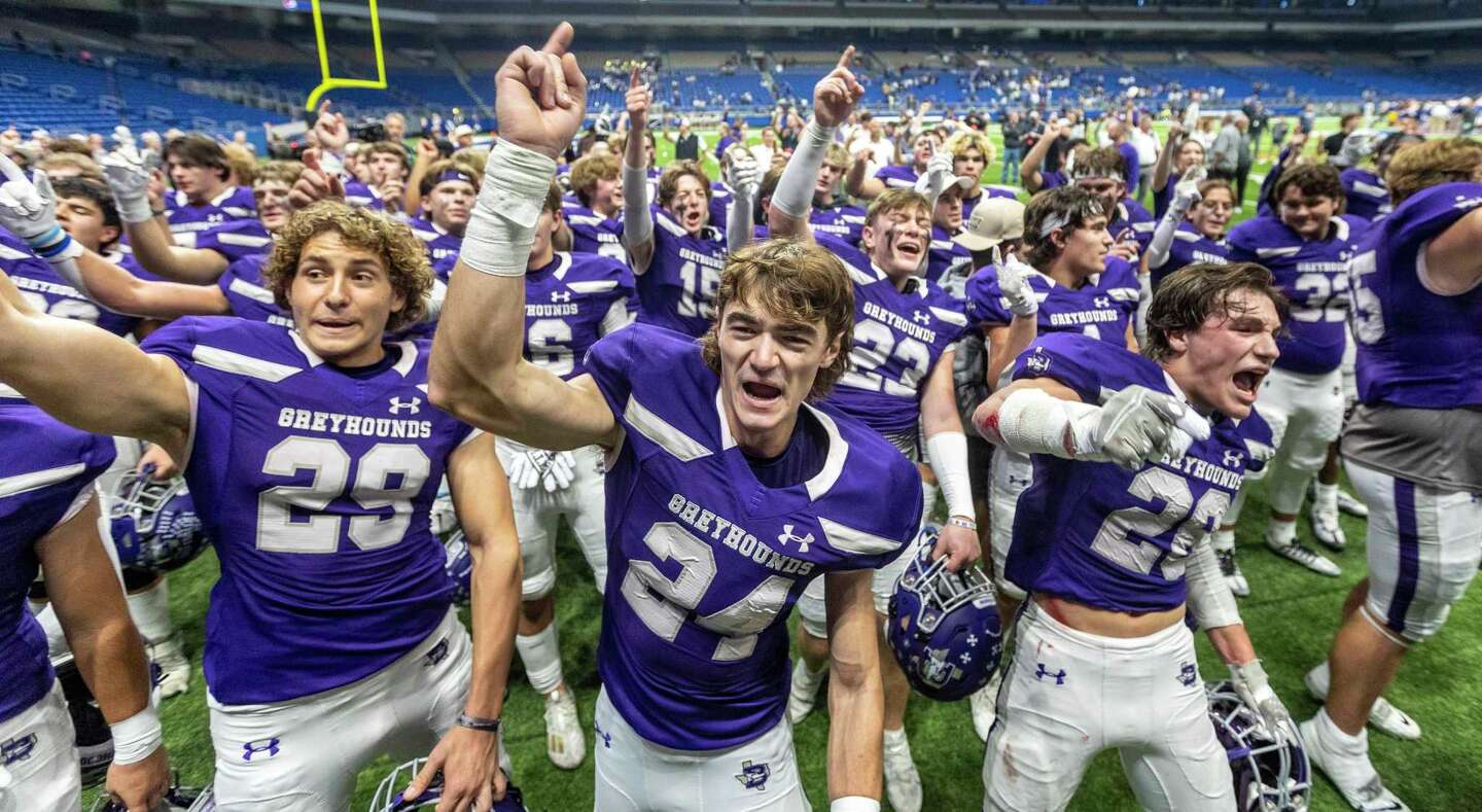 Boerne Greyhounds Prepare To Move On To Bigger Things In Class 5a