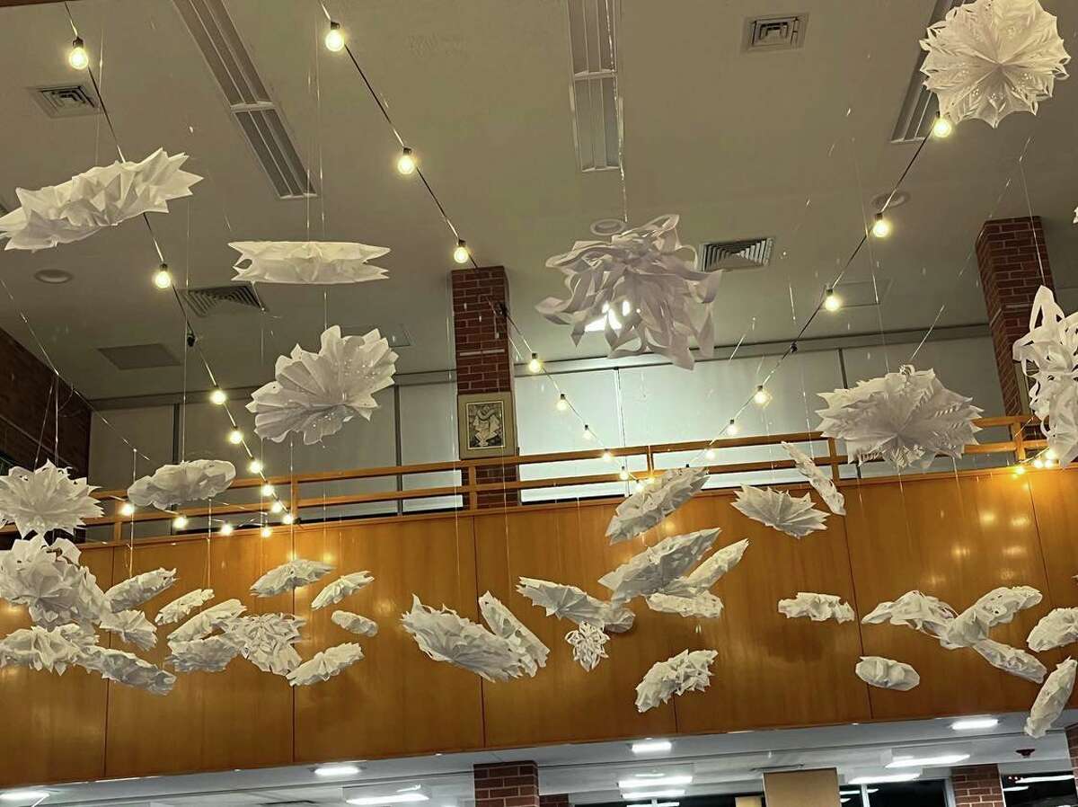 Grace A. Dow Memorial Library becomes winter wonderland at Winterdaze