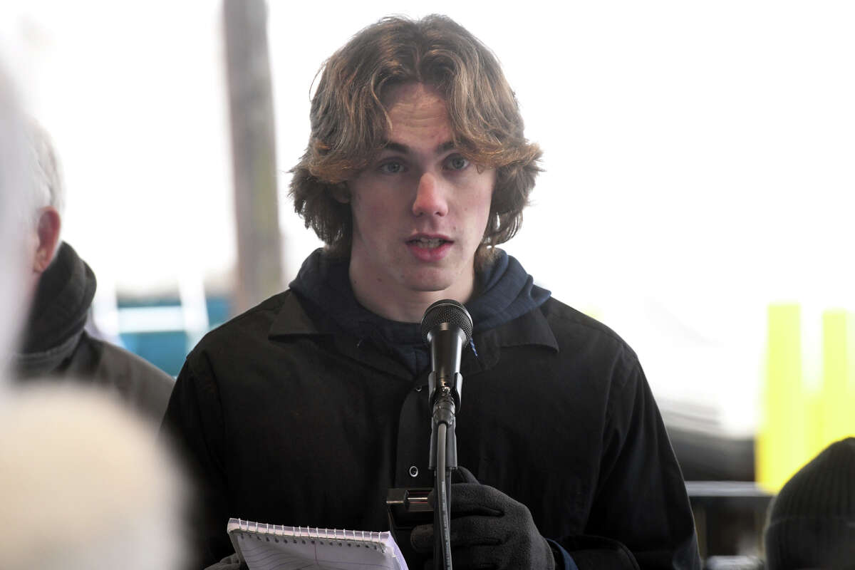 Hundreds gather at vigil to honor Milford woman killed