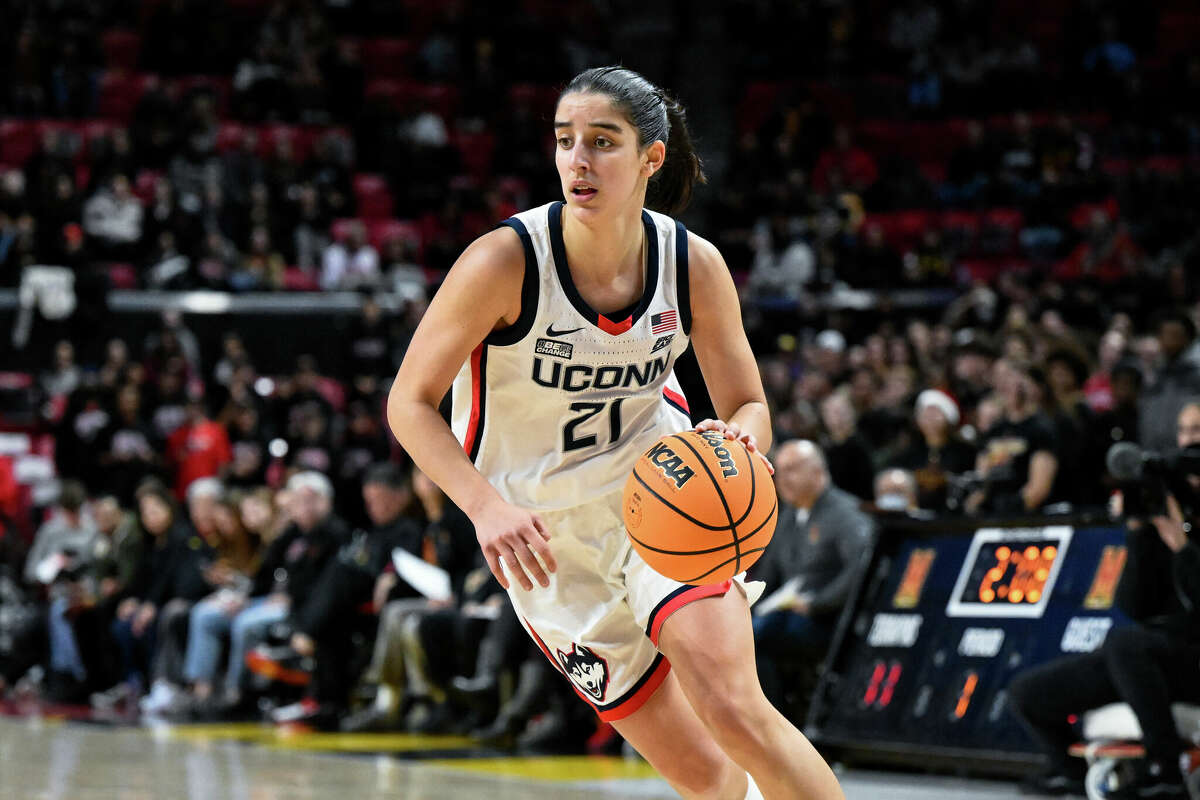 Ines Bettencourt gaining confidence for UConn women's basketball team