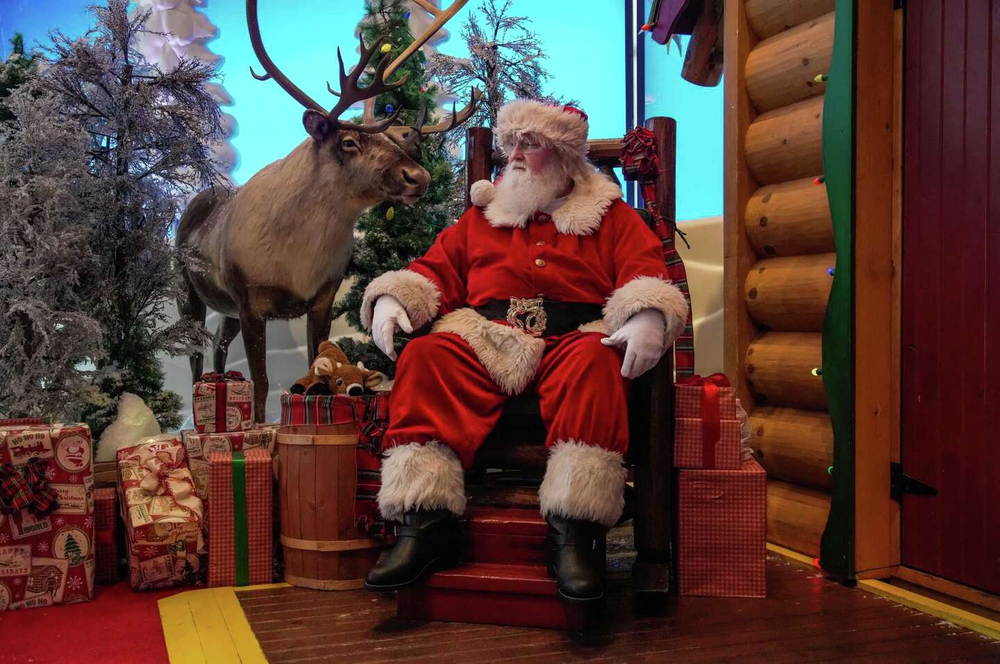 Houston Santa plays the world's jolliest man after his saddest year